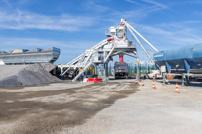 Paris–Charles de Gaulle Airport: Colas Renovates Runway While Air ...